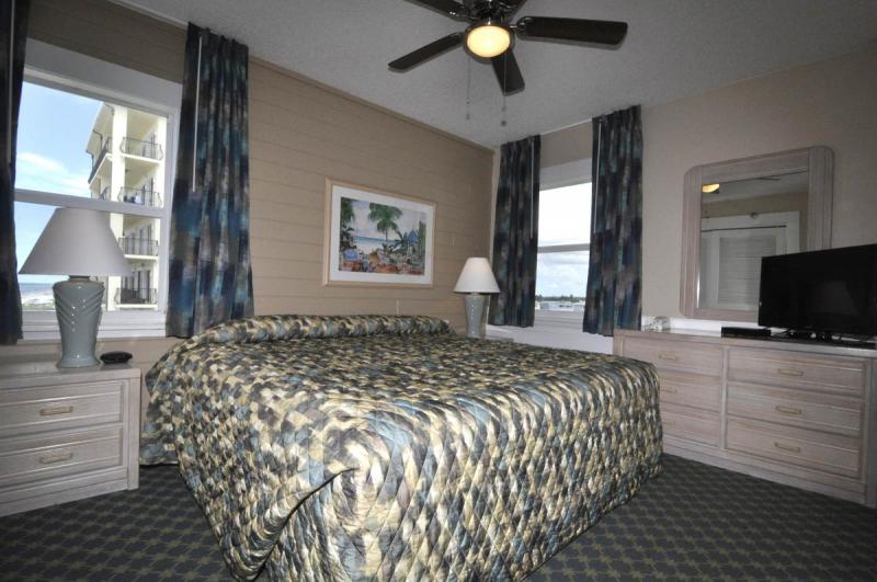 1 BR Gulf View (Room 514) | Commodore Beach Club Resort