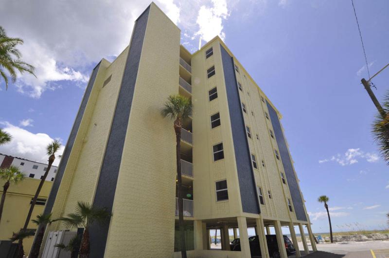 Commodore Beach Club Exterior | Commodore Beach Club Resort